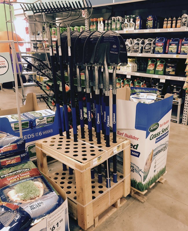 Popon | Image Gallery | Kobalt Wood Pallet Shovel Display