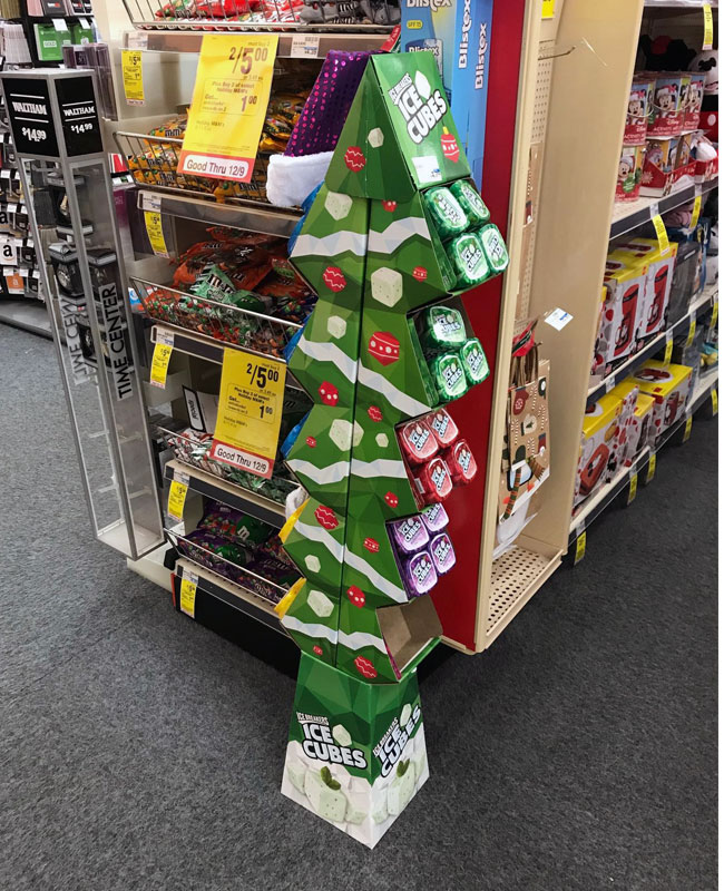 Popon | Image Gallery | Ice Cubes Holiday Tree Display