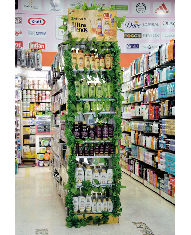 Popon | Image Gallery | Garnier Ultra Blends End Cap Display