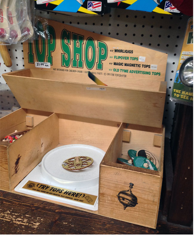 Popon | Image Gallery | Top Shop Shelf Display