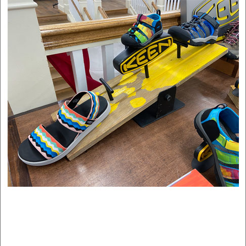 Popon | Image Gallery | Steve Madden Shoe Chandelier