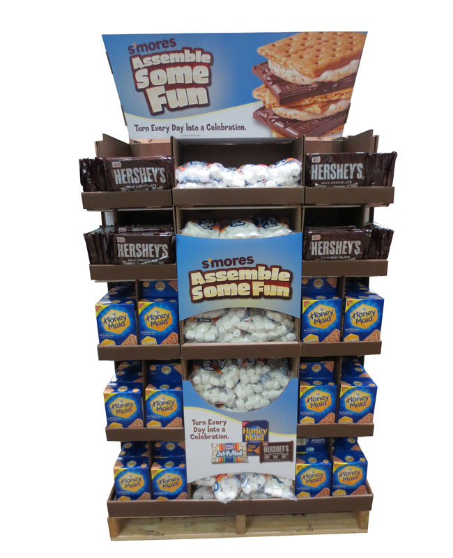 Popon | Image Gallery | Hershey's Turn Every Day Pallet Display